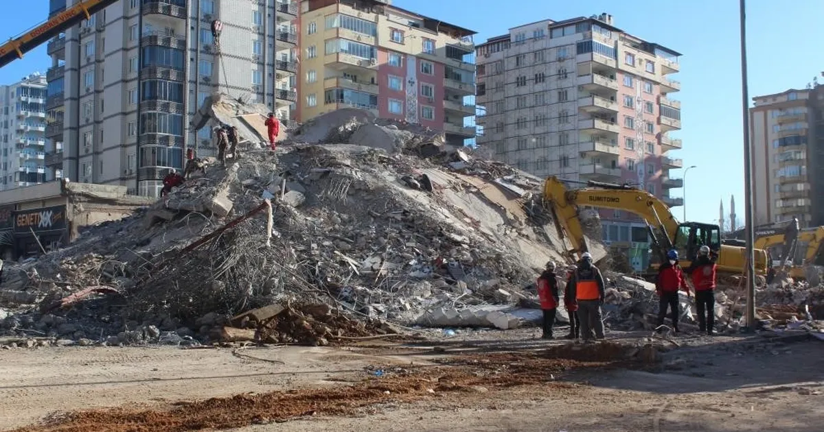 Gaziantep’teki depremde yıkılan ve 49 kişinin ölümüne neden olan 11 ... Gaziantep’teki depremde yıkılan ve 49 kişinin ölümüne neden olan 11 ...